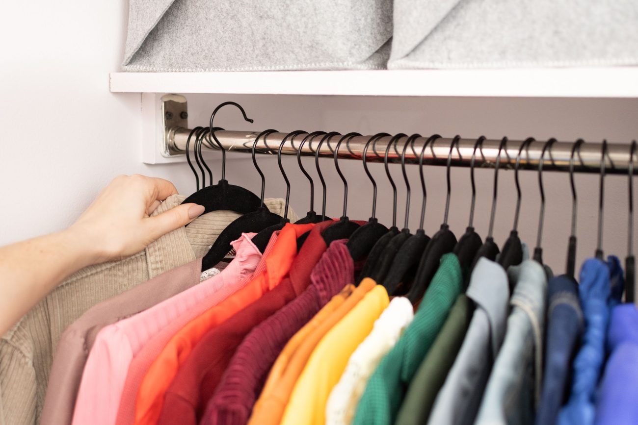 The Ultimate Guide to How to Organize Closets - Apartment Lovers